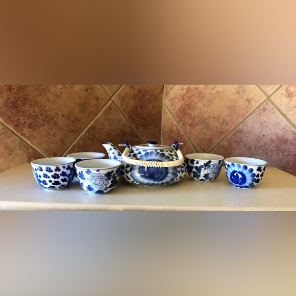 Source Unknown | Kitchen | Asian Teapot With 5 Cups Blue White Floral ...